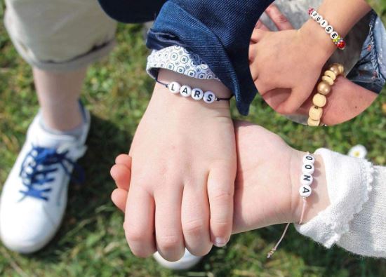DIY Harmony Day Friendship Bracelet Kit – funbox.com.au